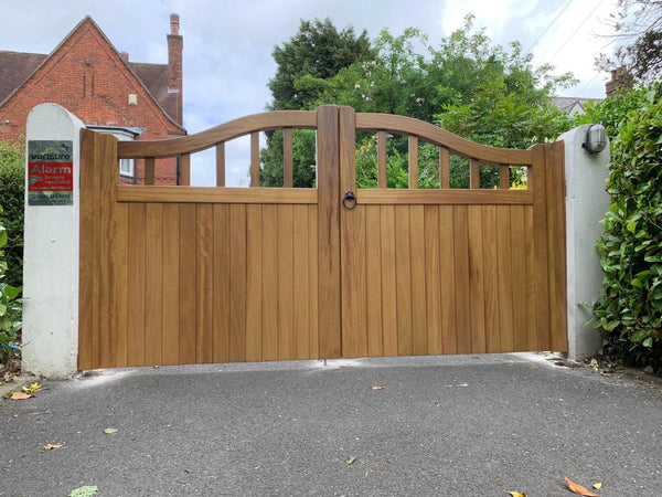 Driveway Gate Installation | Hanging a Gate - Stellar Gates