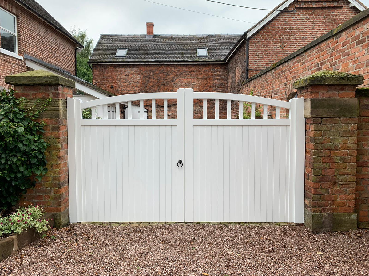 Hardwood Driveway Gates - Tarporley Design - Stellar Gates